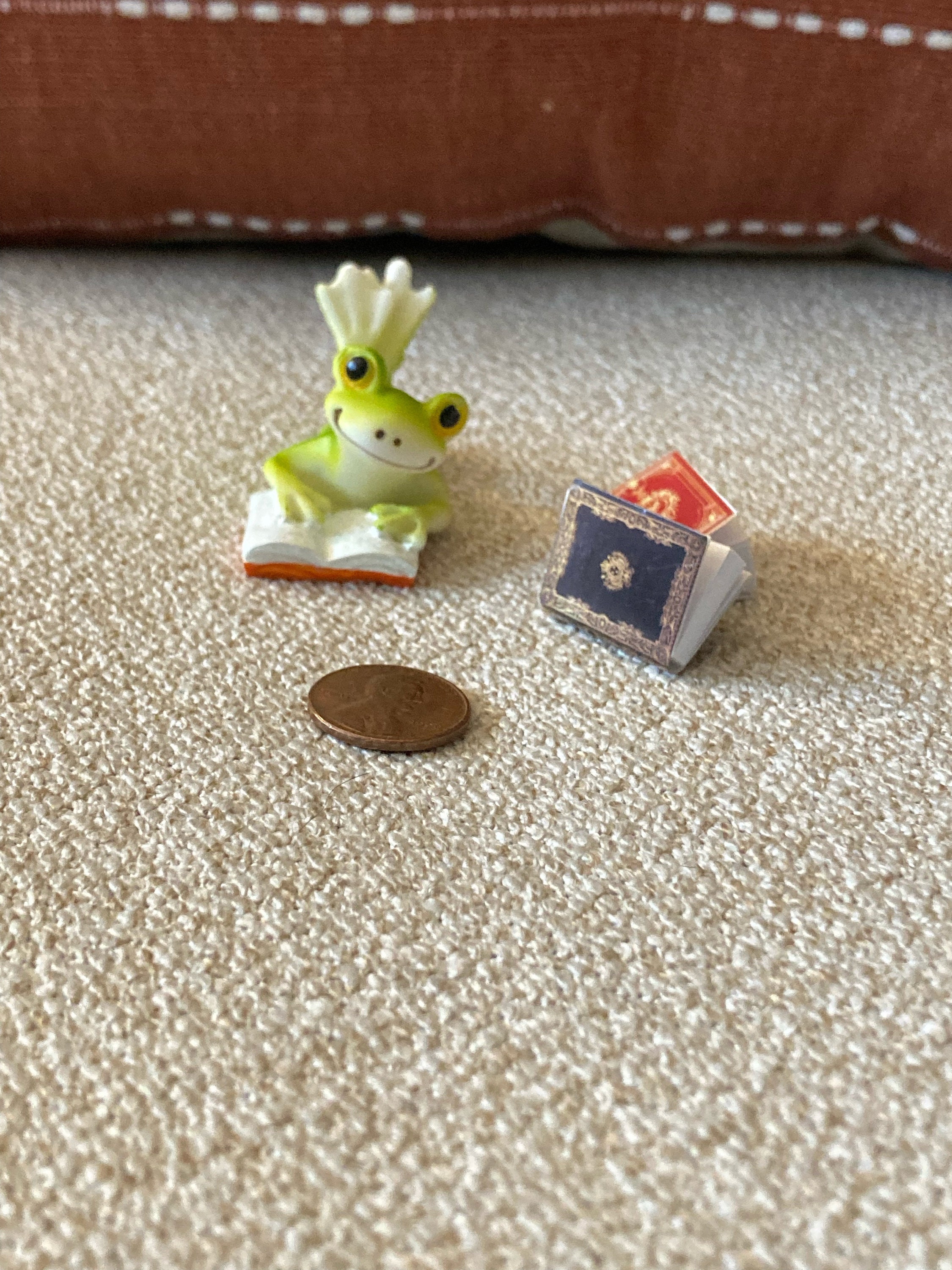 Mini Reading Frog With Books, Fairy Garden Miniatures. Craft Items - Etsy