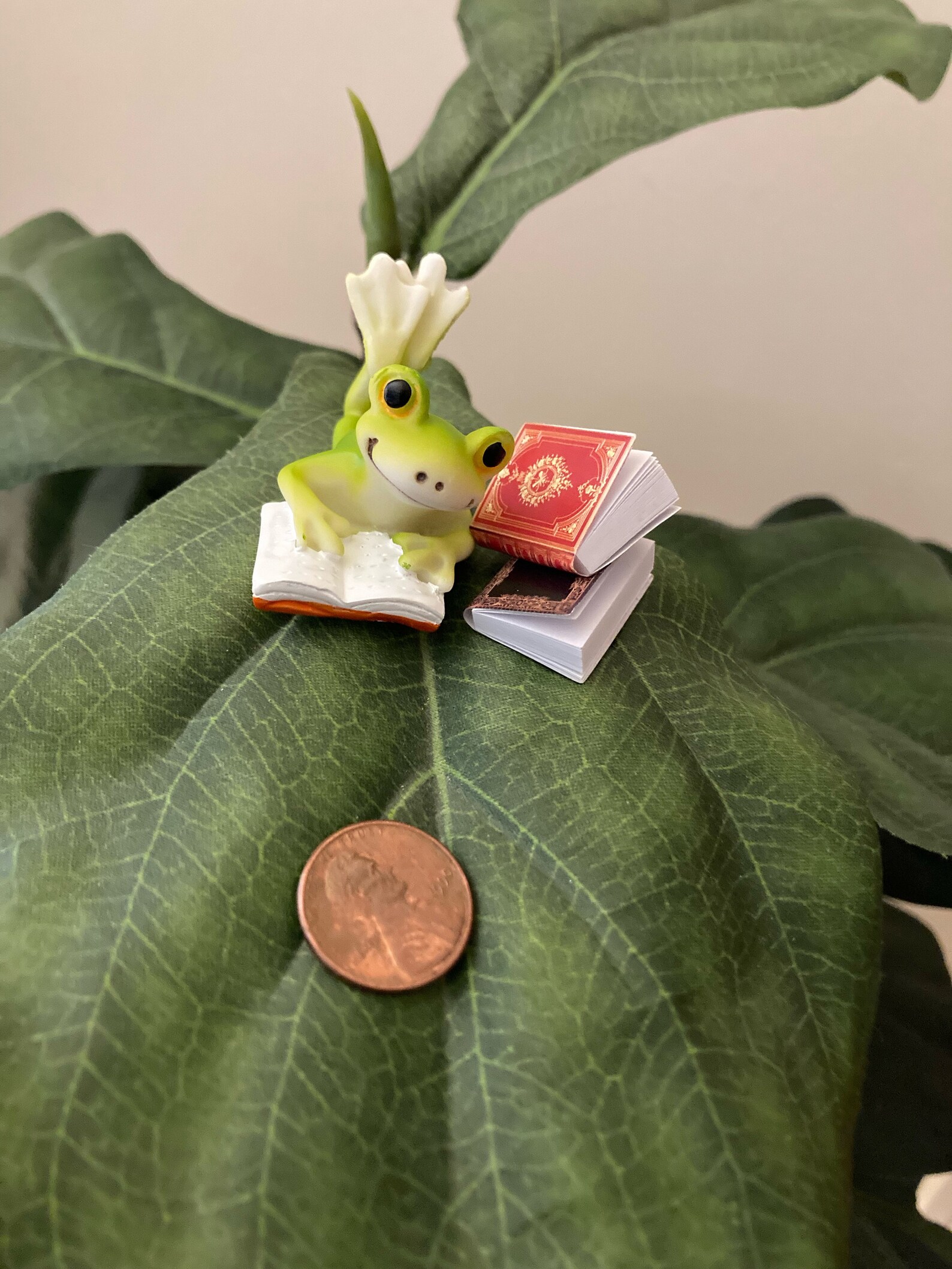 Mini Reading Frog With Books, Fairy Garden Miniatures. Craft Items - Etsy