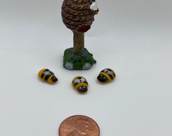 Set of Tiny MINIATURE Bumble Bees Insect Animal Mini Figures Dollhouse ...