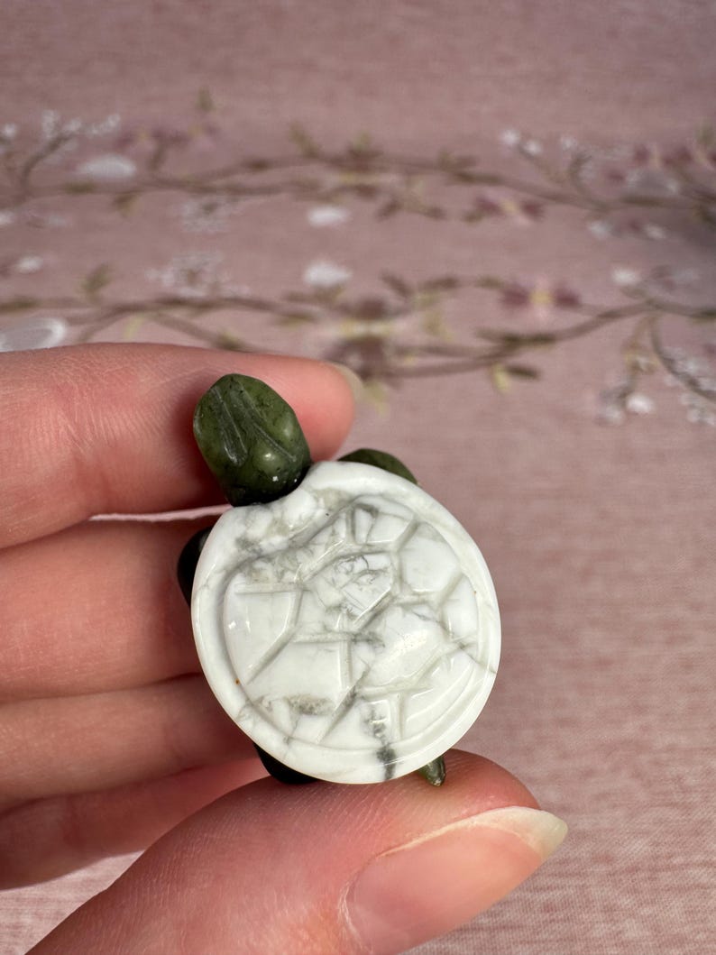 Two Toned Crystal Turtle Carving - Green Aventurine - Tigerseye - Moss ...