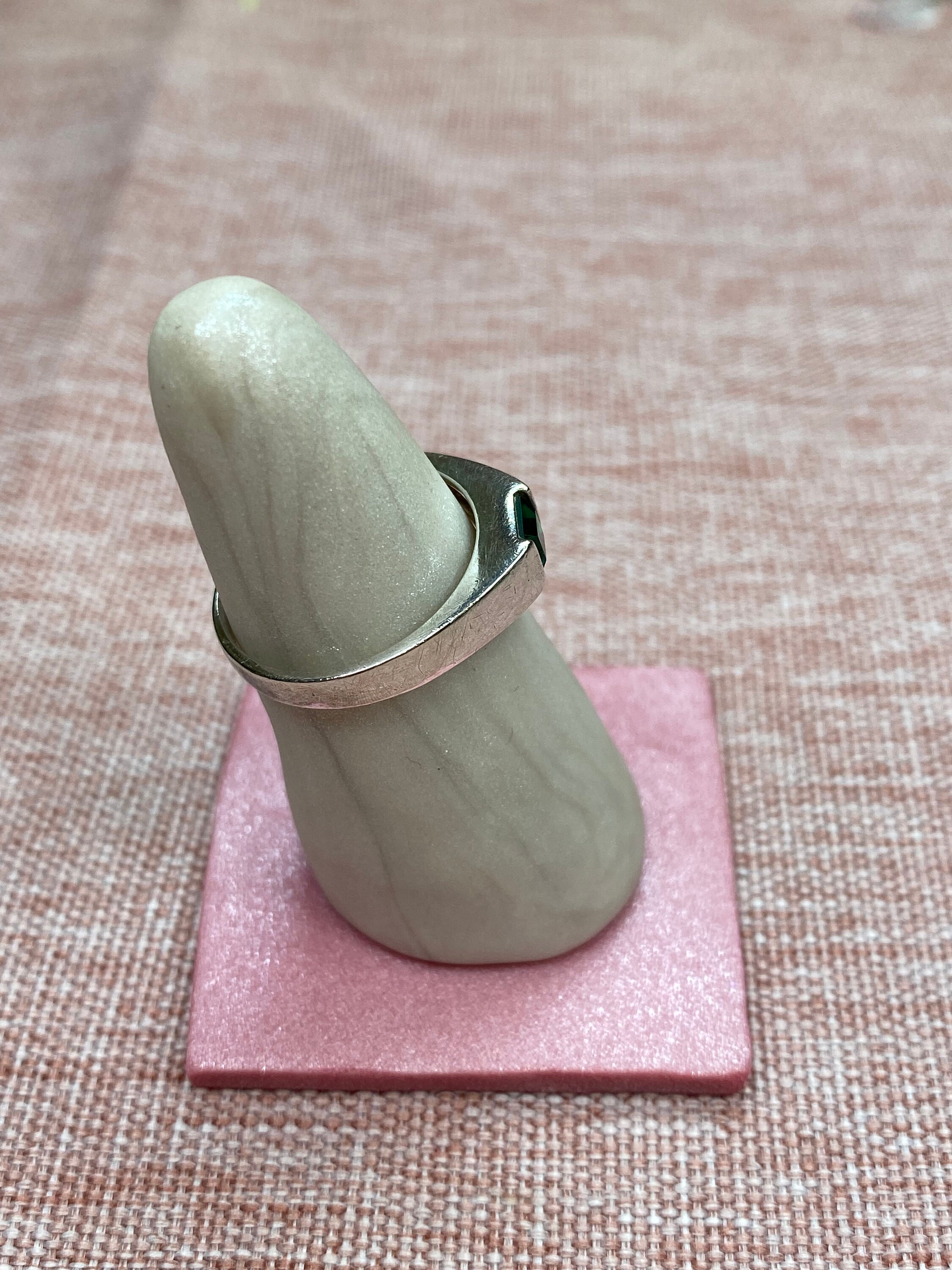 Seta Sterling Silver Ring With Green Stone Size 7 - Etsy