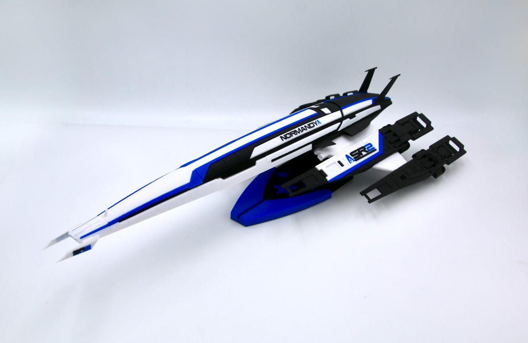 20-inch SSV Normandy SR2 – High-detail Sci-fi Frigate Model- 3D Printed ...
