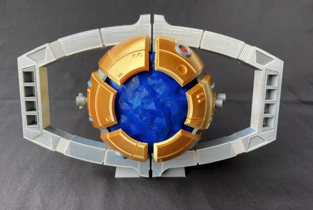 Matrix of Leadership From Transformers: Iconic Autobot Relic Replica ...