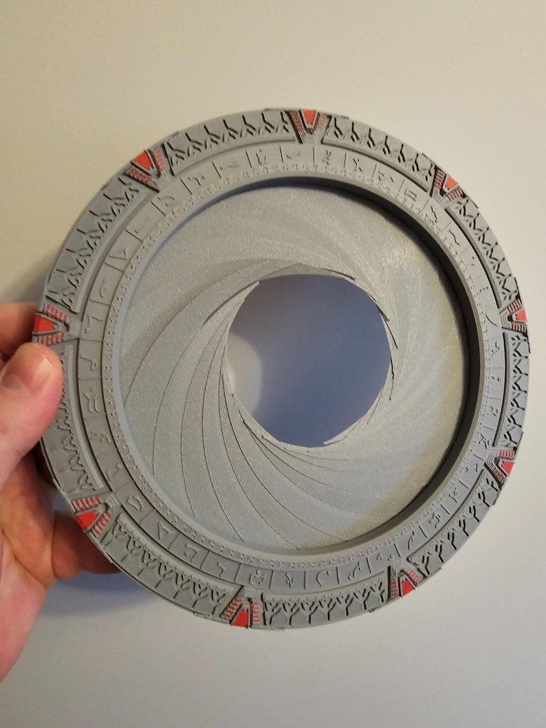 Off-world Pedestal With Functional Iris | 3D Printed | Fully Colored ...