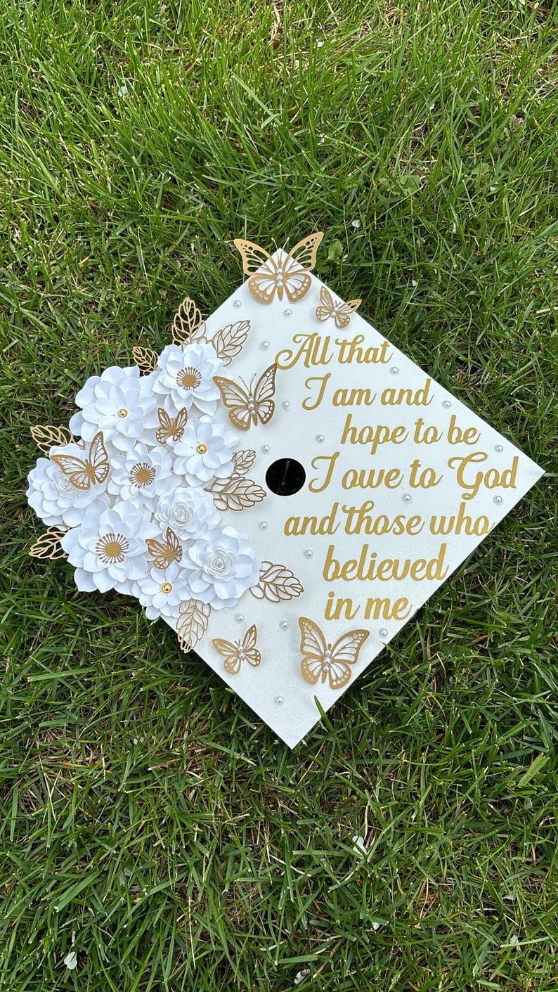 Custom Graduation Cap Topper: Pearls, Flowers & Bow - Etsy