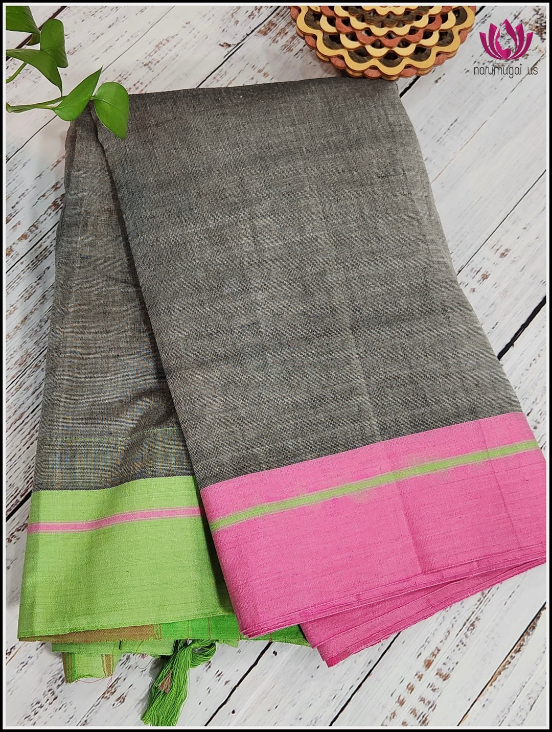 Patteda Anchu Saree in Grey With Ganga Jamuna Border - Handloom Mark ...