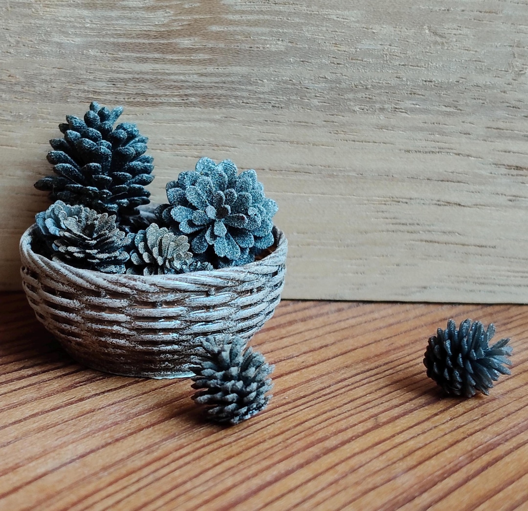 Miniature Pine Cones, Fall and Dollhouse Xmas Decoration, 1:12 Scale ...