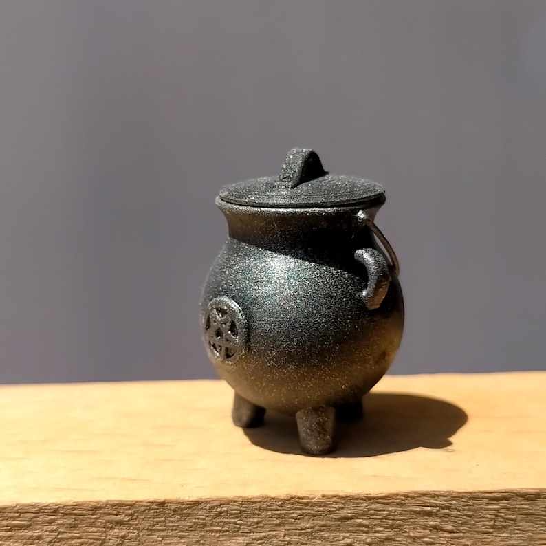 Miniature Witch Cauldrons, Dollhouse and Diorama Decor for Halloween ...