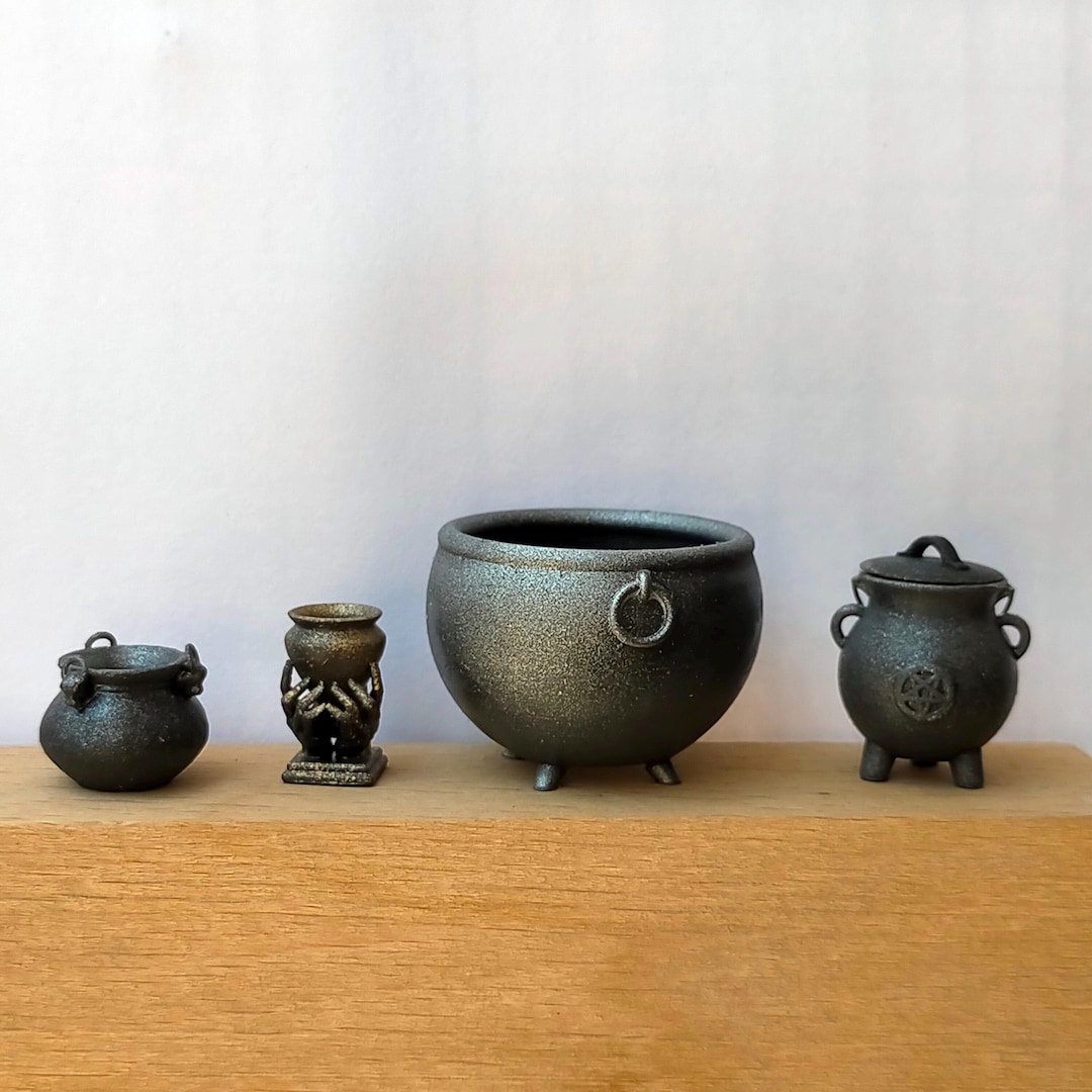 Miniature Witch Cauldrons, Dollhouse and Diorama Decor for Halloween ...