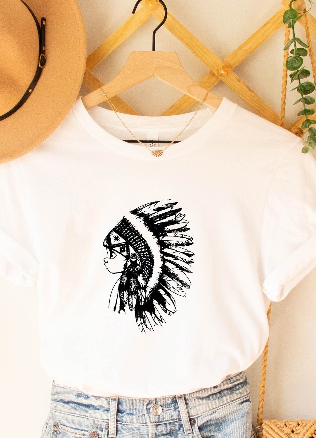 Beautiful Native American Indian Girl in Headdress Shirt, Traditional ...