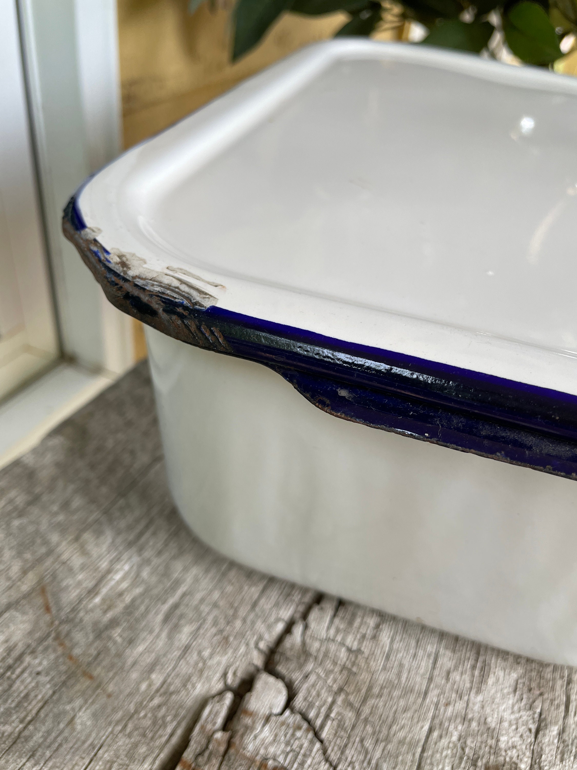 Vintage Enamel Pan With Lid ,12x8x4 Lidded Refrigerator Dish, White and ...