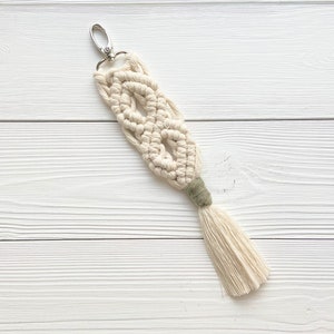 Macrame Keychain Pattern PDF, Wristlet Keychain, Macrame Tutorial for ...