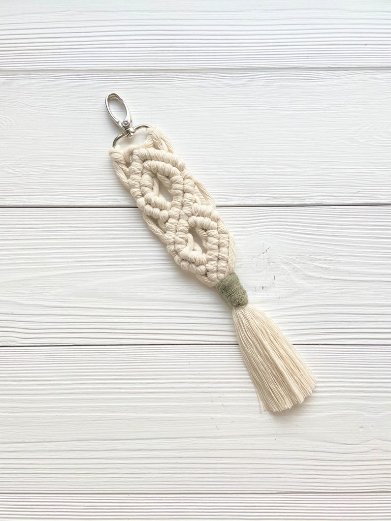 Macrame Keychain Pattern PDF, Wristlet Keychain, Macrame Tutorial for ...