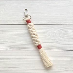 Macrame Keychain Pattern PDF, Wristlet Keychain, Macrame Tutorial for ...