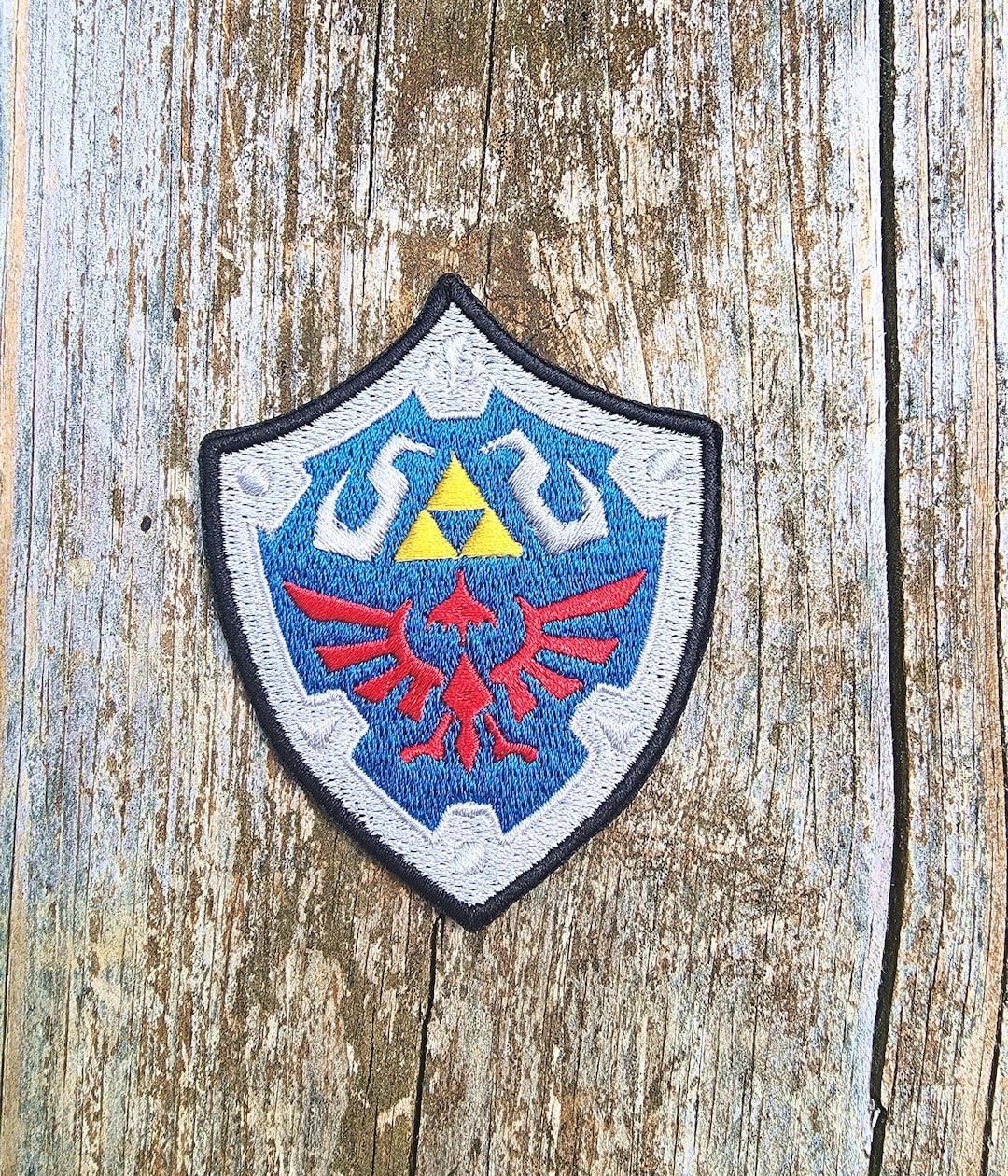 Hylian Shield Embroidered Iron-on Patch TLOZ Hyrule Hero Triforce ...