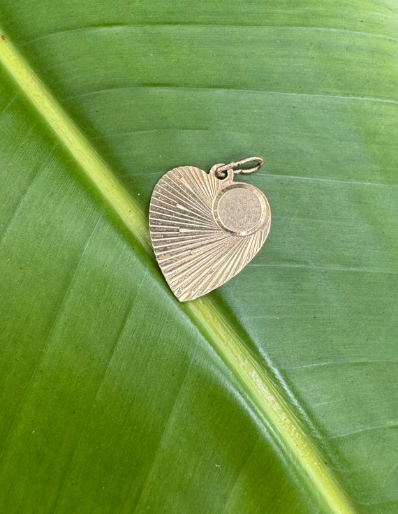 Vintage 14k Gold Engine Turned Heart Pendant with Pea… - Gem