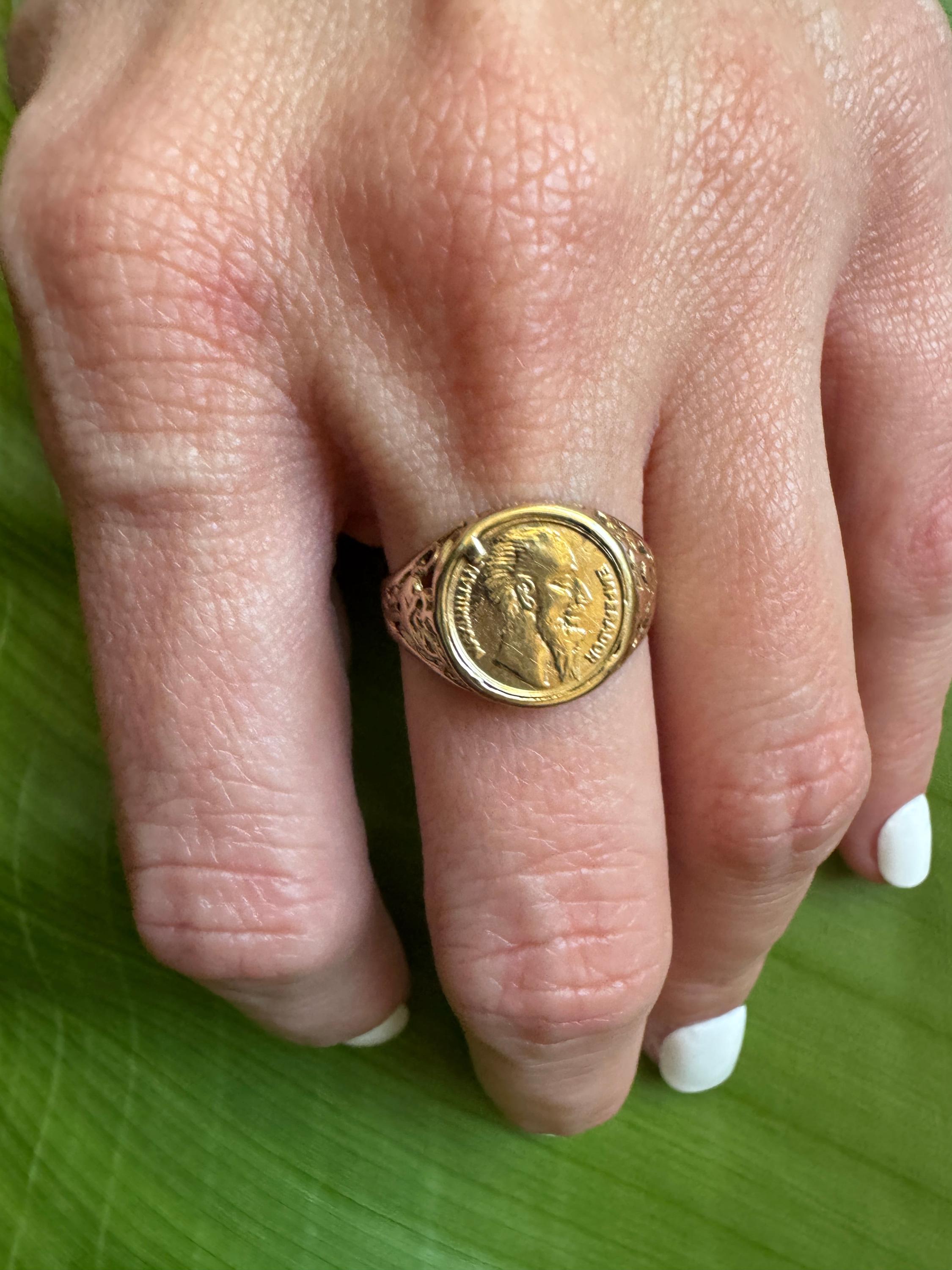 Vintage 9k Coin Signet Ring Ornate Shoulders - Etsy