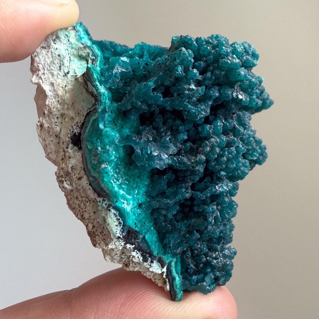 Vibrant Chrysocolla Specimen From the Cunyari Mine, Peru - Etsy