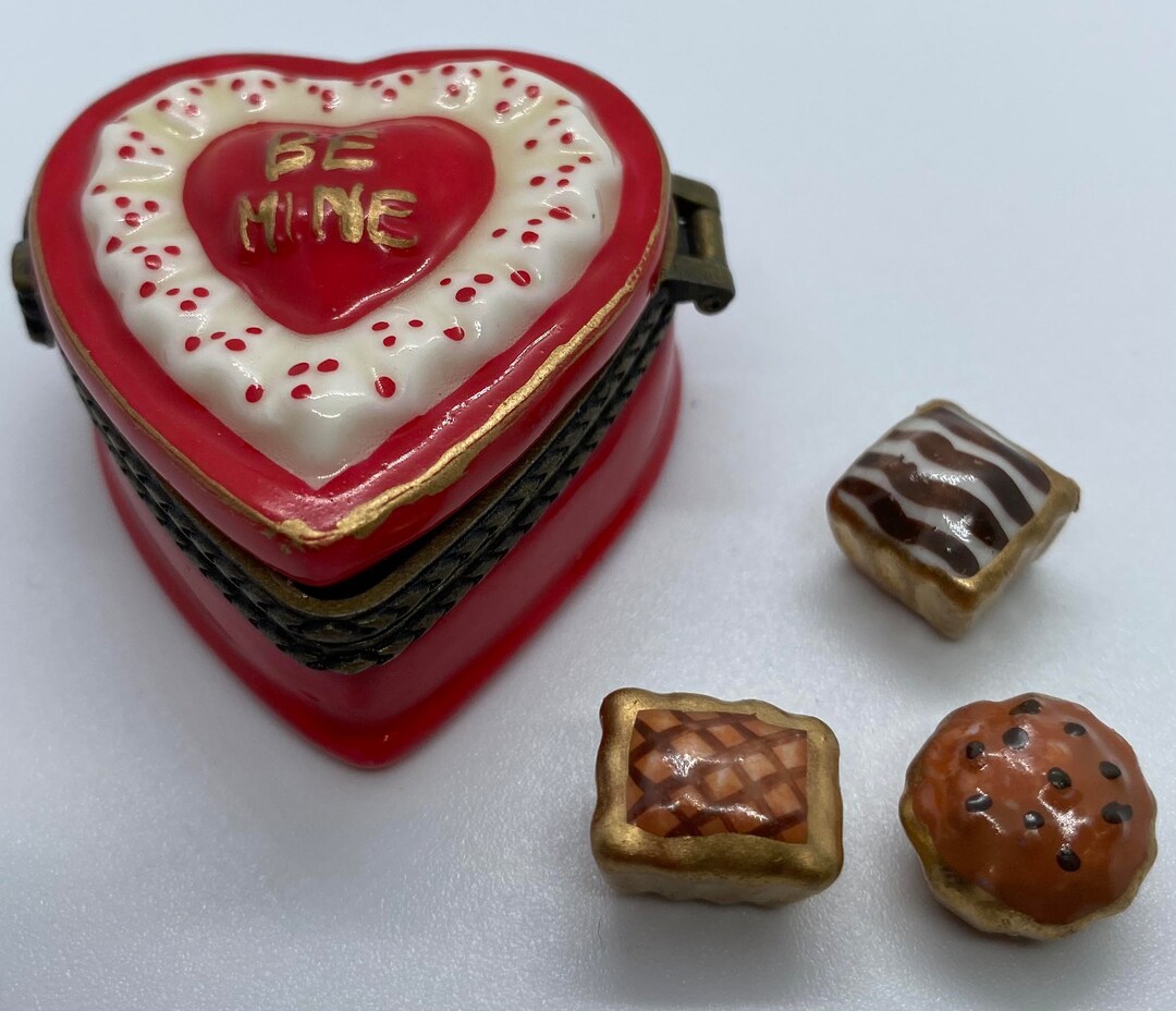 Candy Box Be Mine Heart With Chocolate Bonbon Trinkets Porcelain Hinged ...