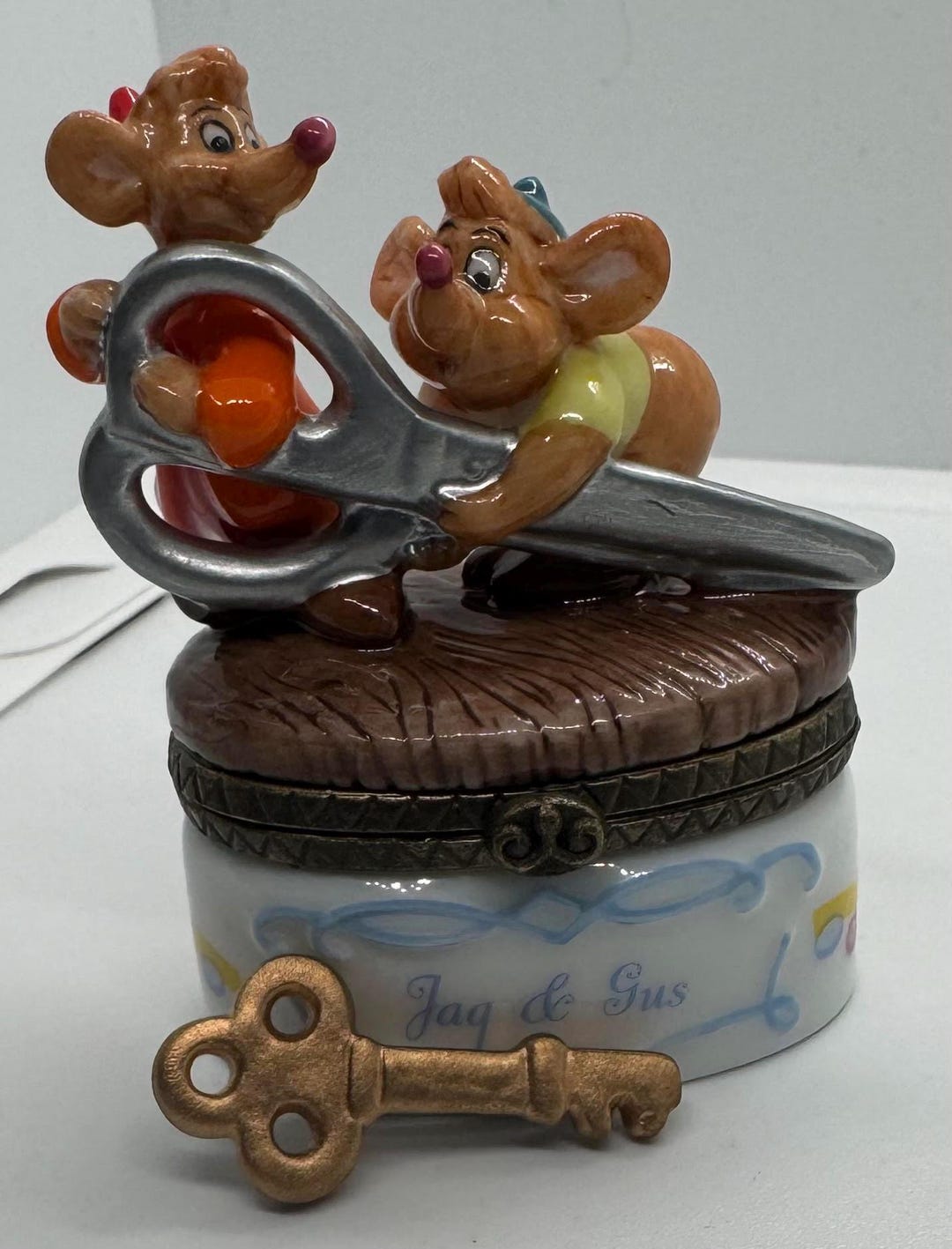 Disney Cinderella Mice Holding Scissors Jaq & Gus With Key Trinket ...