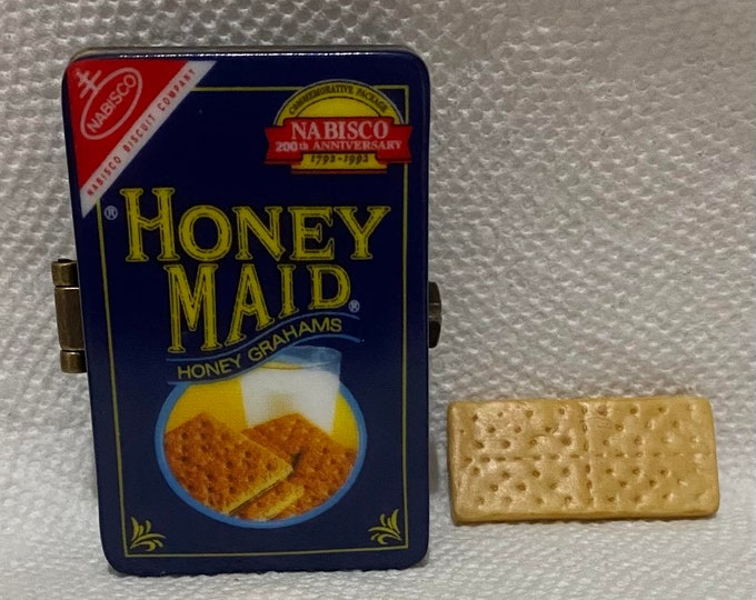 Nabisco Honey Maid Graham Crackers With Graham Cracker Trinket ...