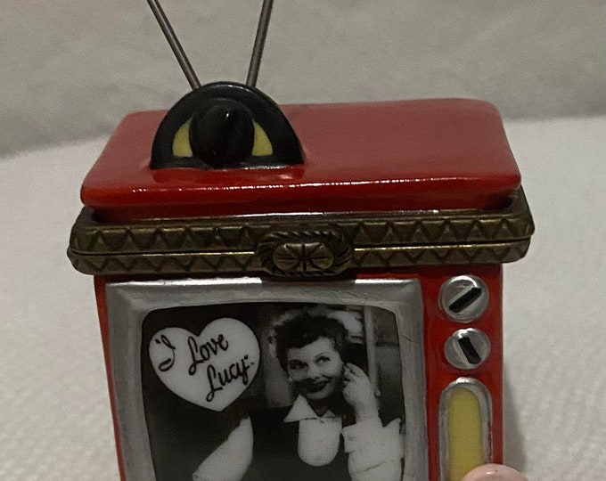 I Love Lucy TV With Iconic Heart Trinket Porcelain Hinged Box Midwest ...