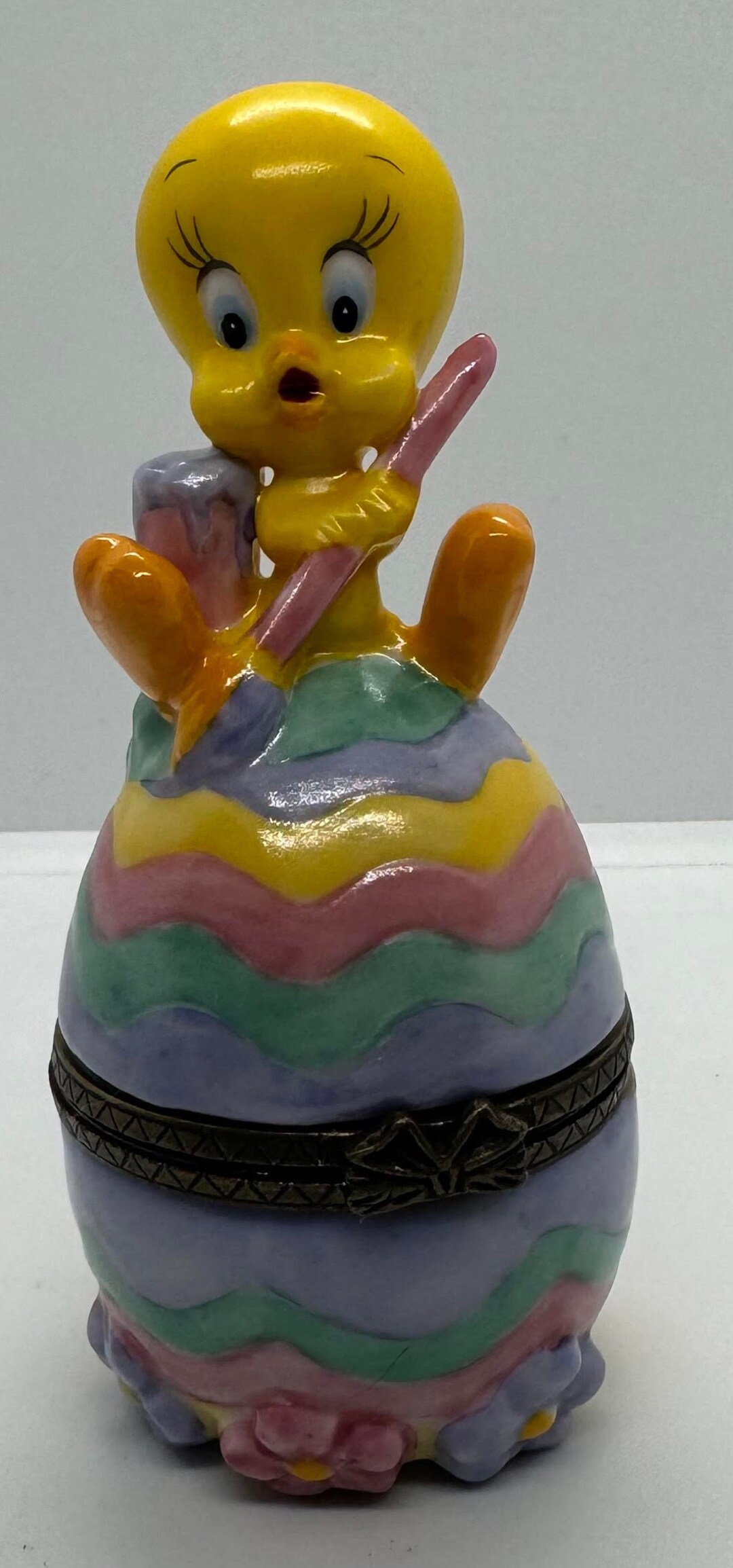 Tweety Painting Easter Egg Trinket Porcelain Hinged Box Warner Brothers ...