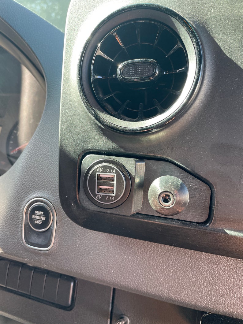 Mercedes Sprinter Dash Cubby Ram Single Ball Mount/adapter With USB ...