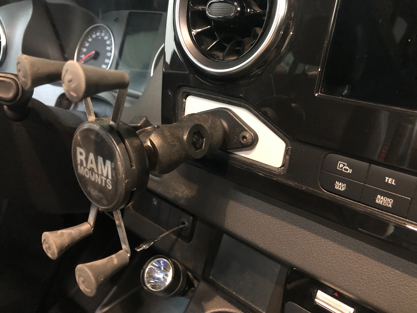 Mercedes Sprinter Dash Cubby Ram Single Ball Mount/adapter - Etsy