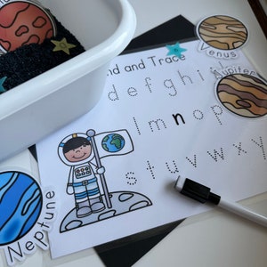Space Find and Trace | Space Sensory Bin | Preschool Sensory Bin - Etsy
