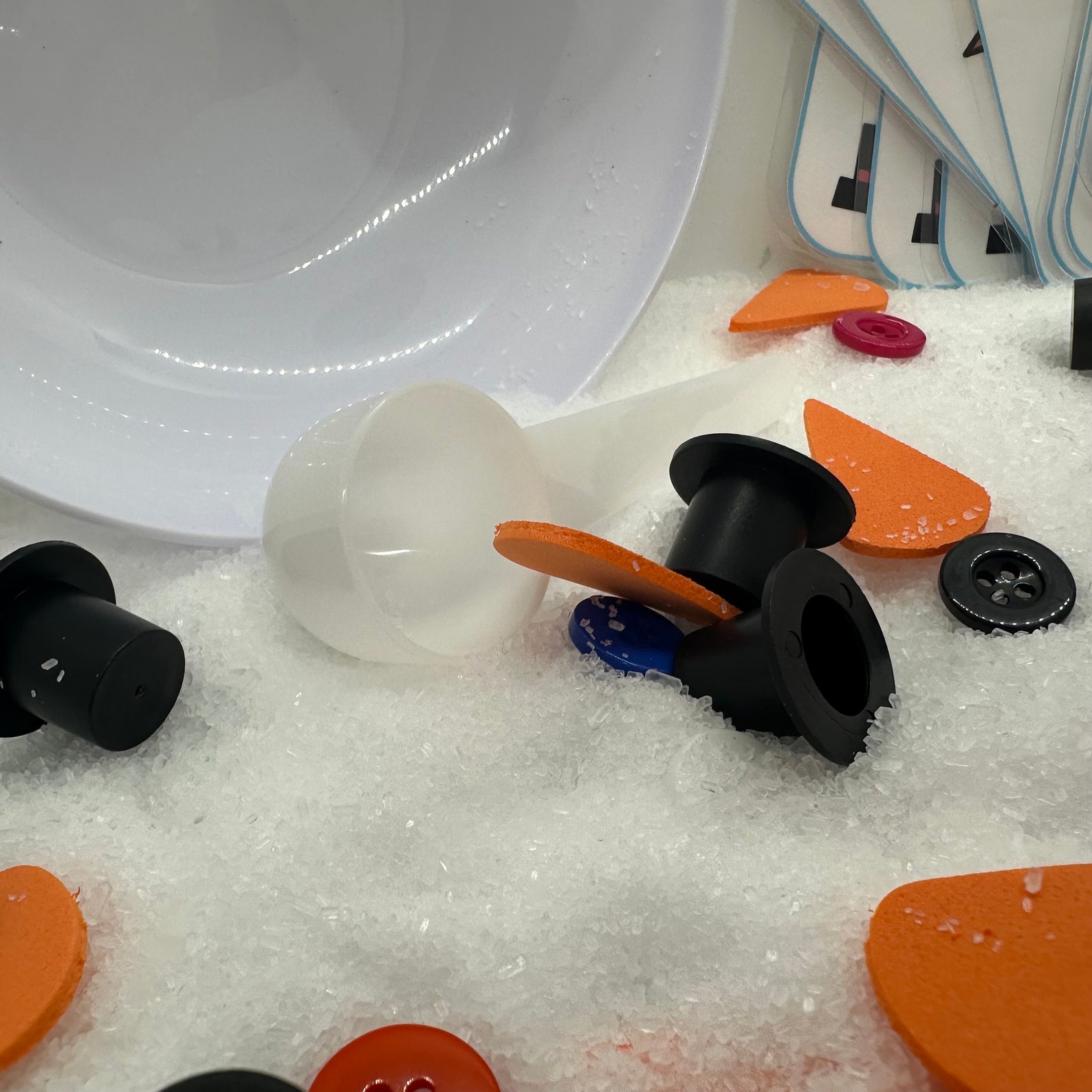 Winter Snowman Sensory Bin | Sensory Bin | Preschool Winter Game ...