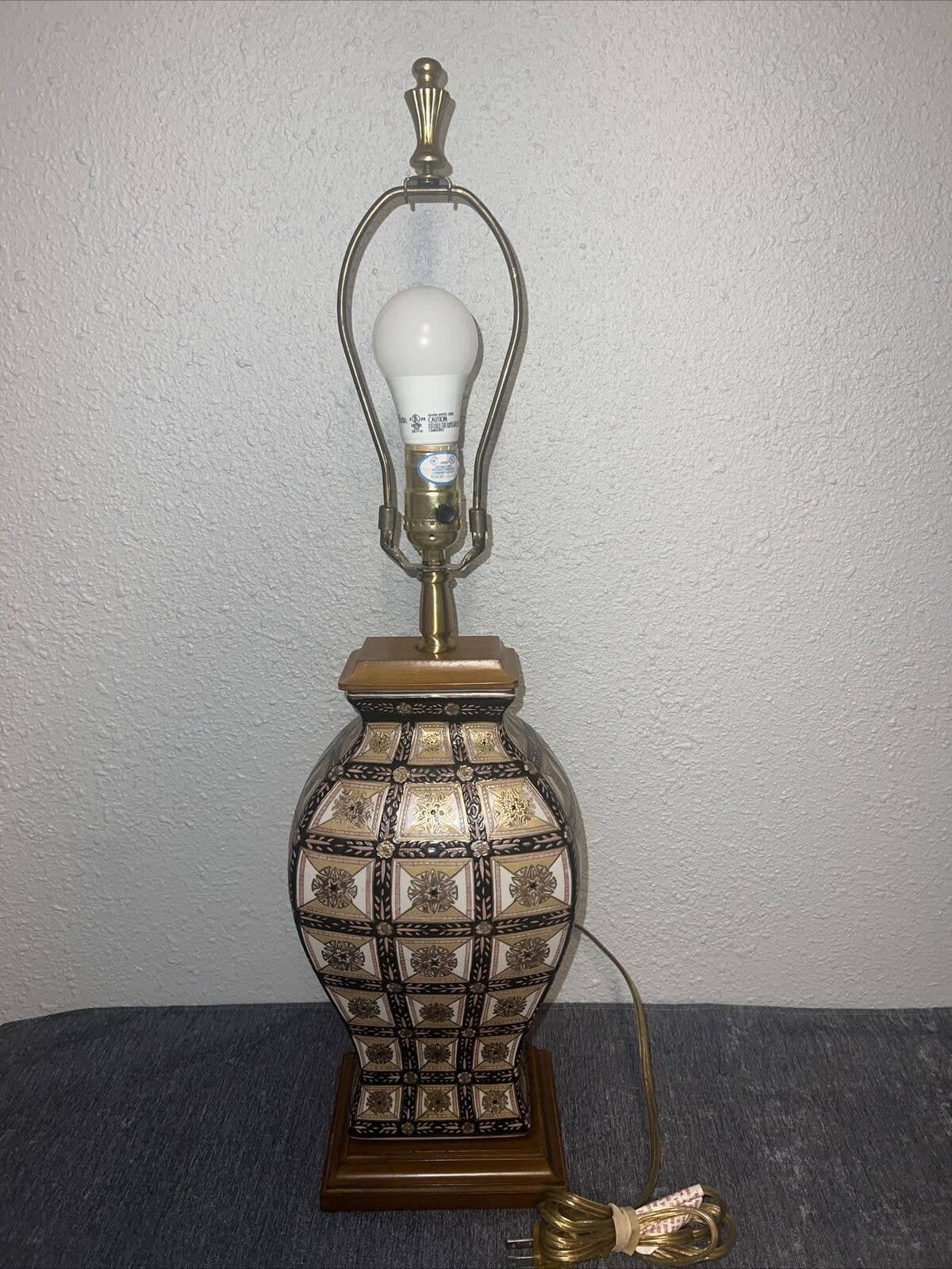 BOMBAY COMPANY Porcelain Vintage Asian Urn Style Lamp W/shade Over ...