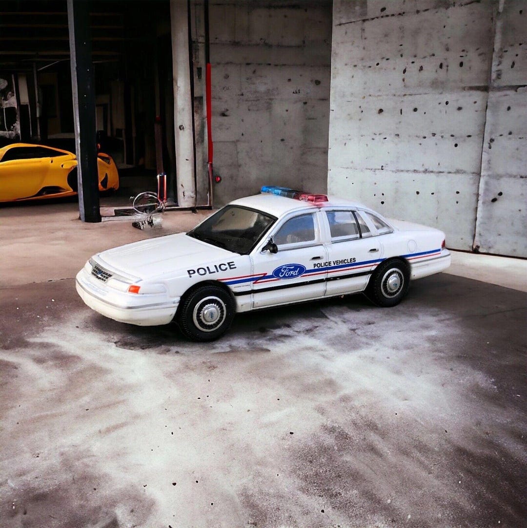 1993 Ford Crown Victoria Police Interceptor Model Car 1/64 Diecast ...