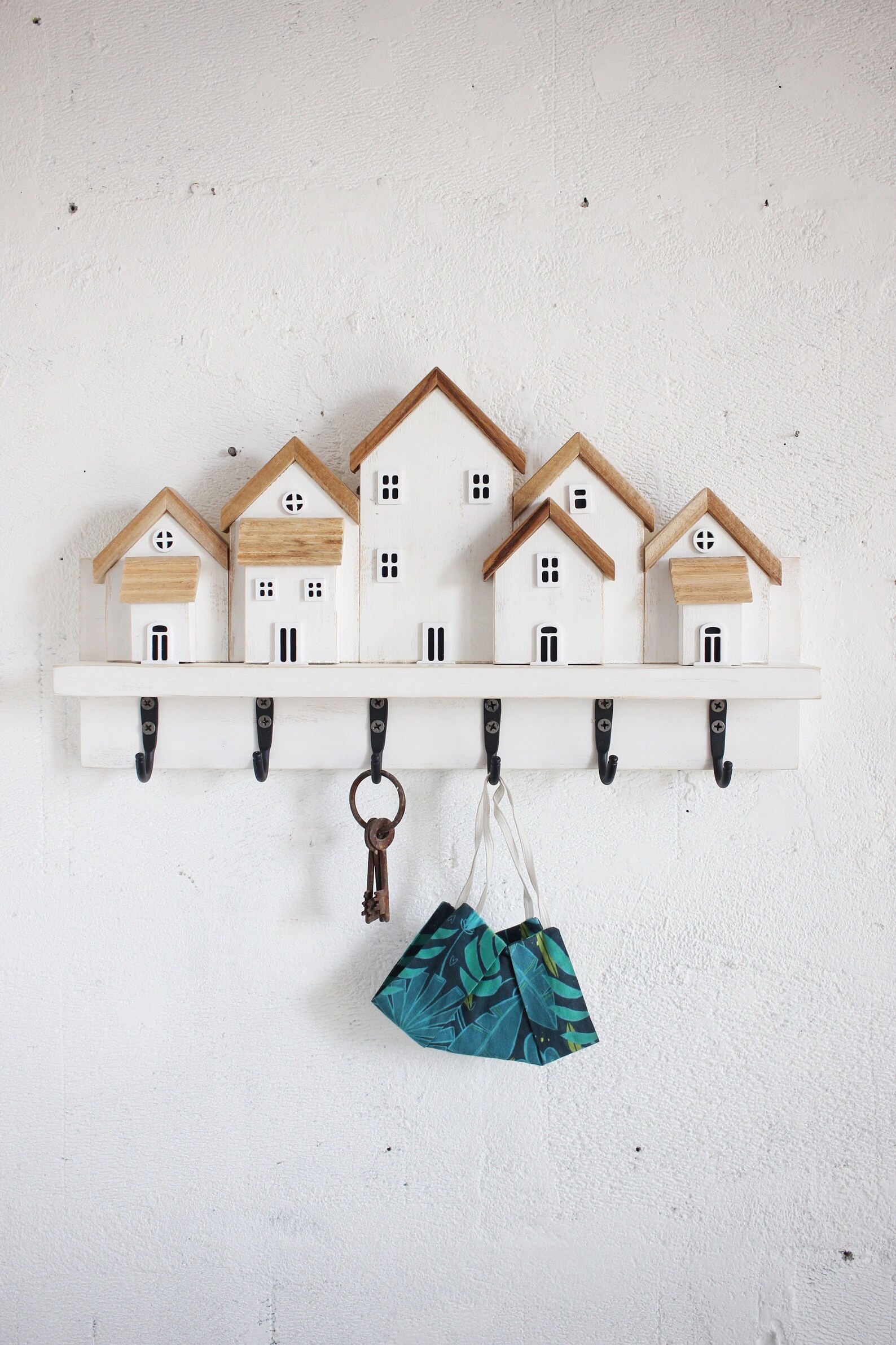 Shabby Chic Row House Key Hanger : Vintage-inspired Organization With a ...