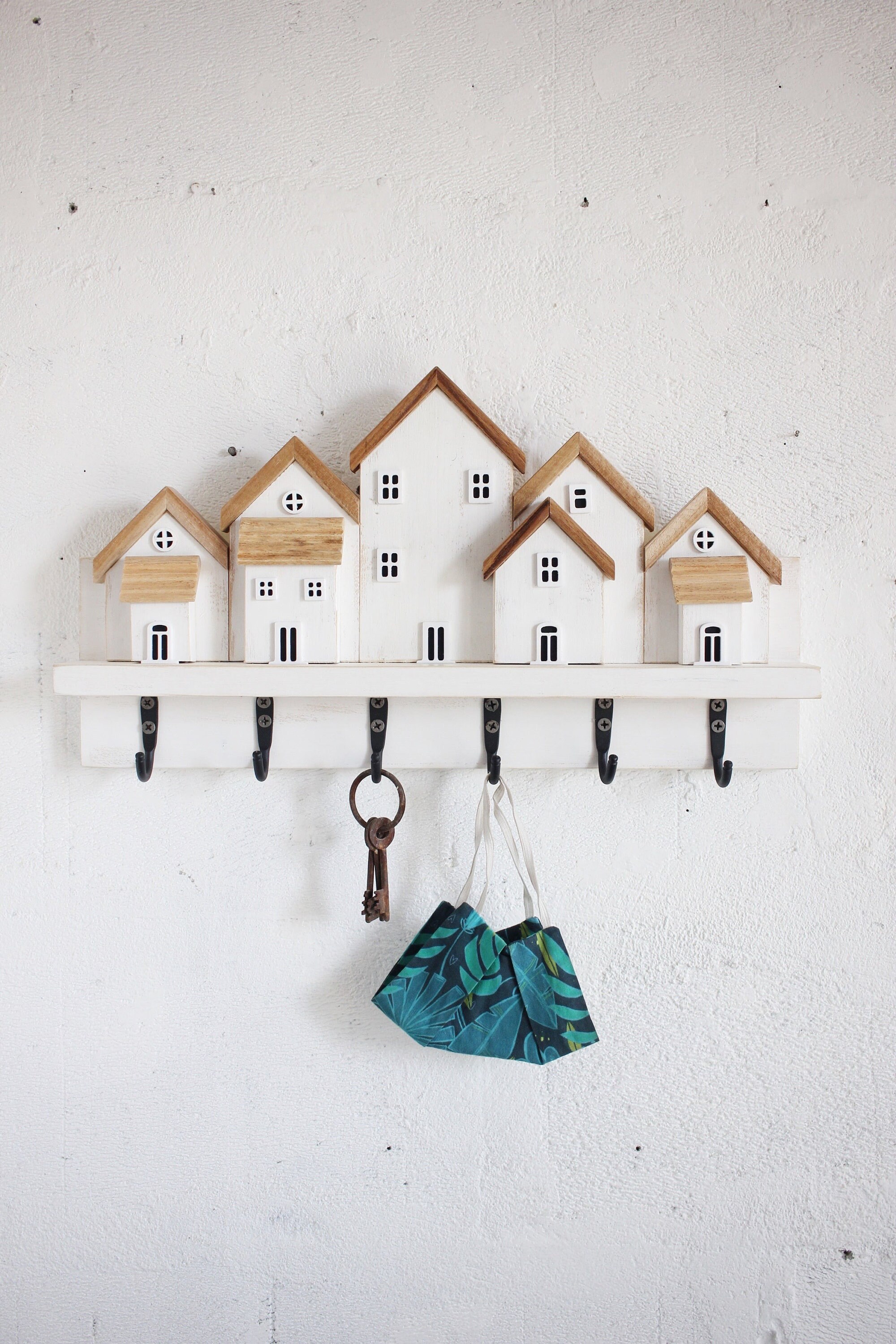 Shabby Chic Row House Key Hanger : Vintage-inspired Organization With a ...
