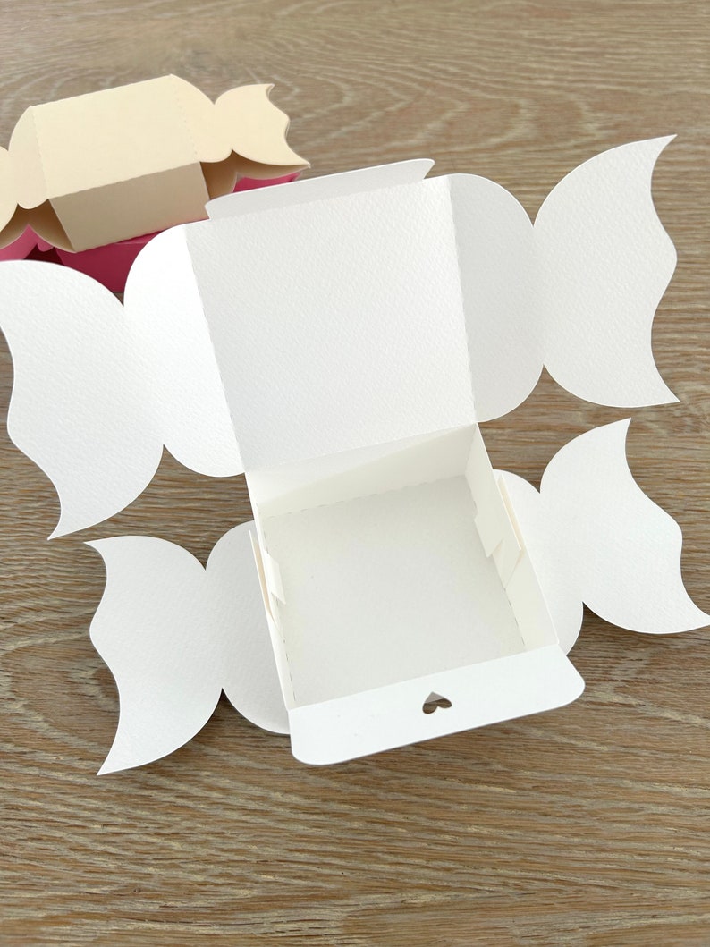 Plotterdatei SVG PNG DXF Bonbon Box Geschenkschachtel - Etsy.de