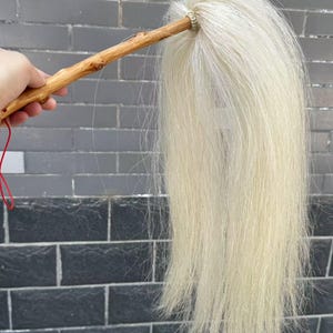 Natural White Horse Tail, Fly Whisk Duster,wood Handle Horsetail, Whisk ...
