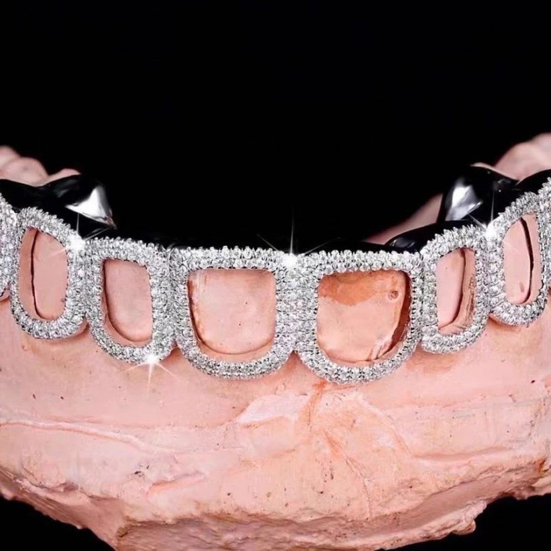 Teeth Grillz for Hip Hop Rapper Customized Pear and Round Moissanite ...