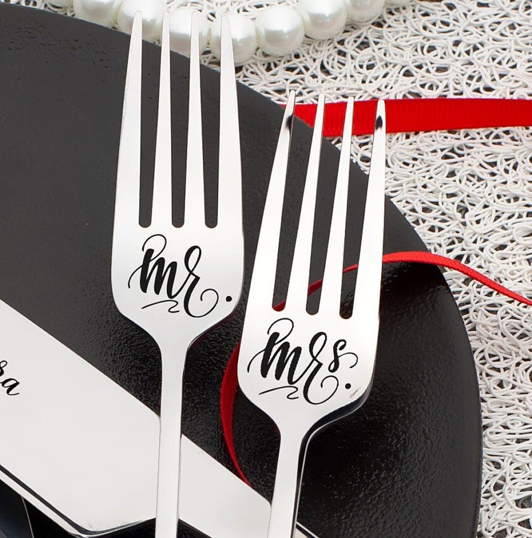 Wedding Cake Forks - Wedding Day Forks Name Date - Mr. Mrs. Engraved ...