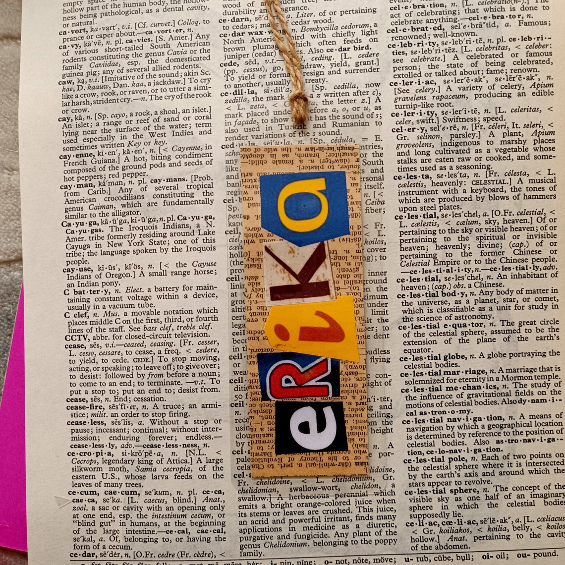 Marque-page de lettres de livres et de magazines vieux de 100 ans ...