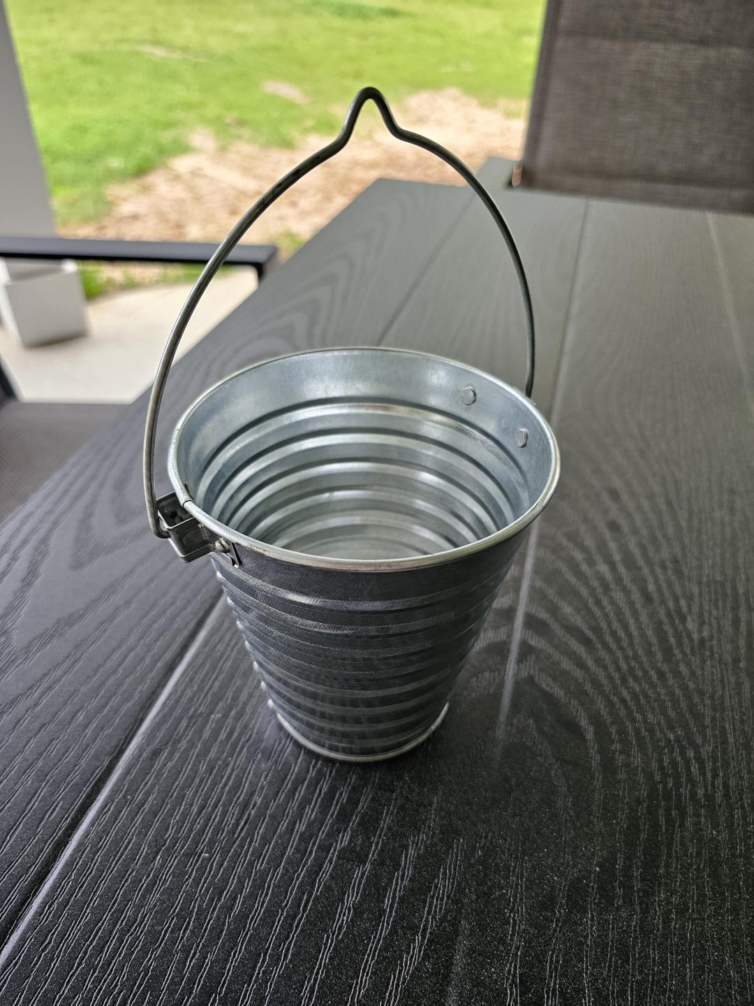 6 Pc Galvanized Buckets With Centering Handles Multi Ribbed No Drains ...