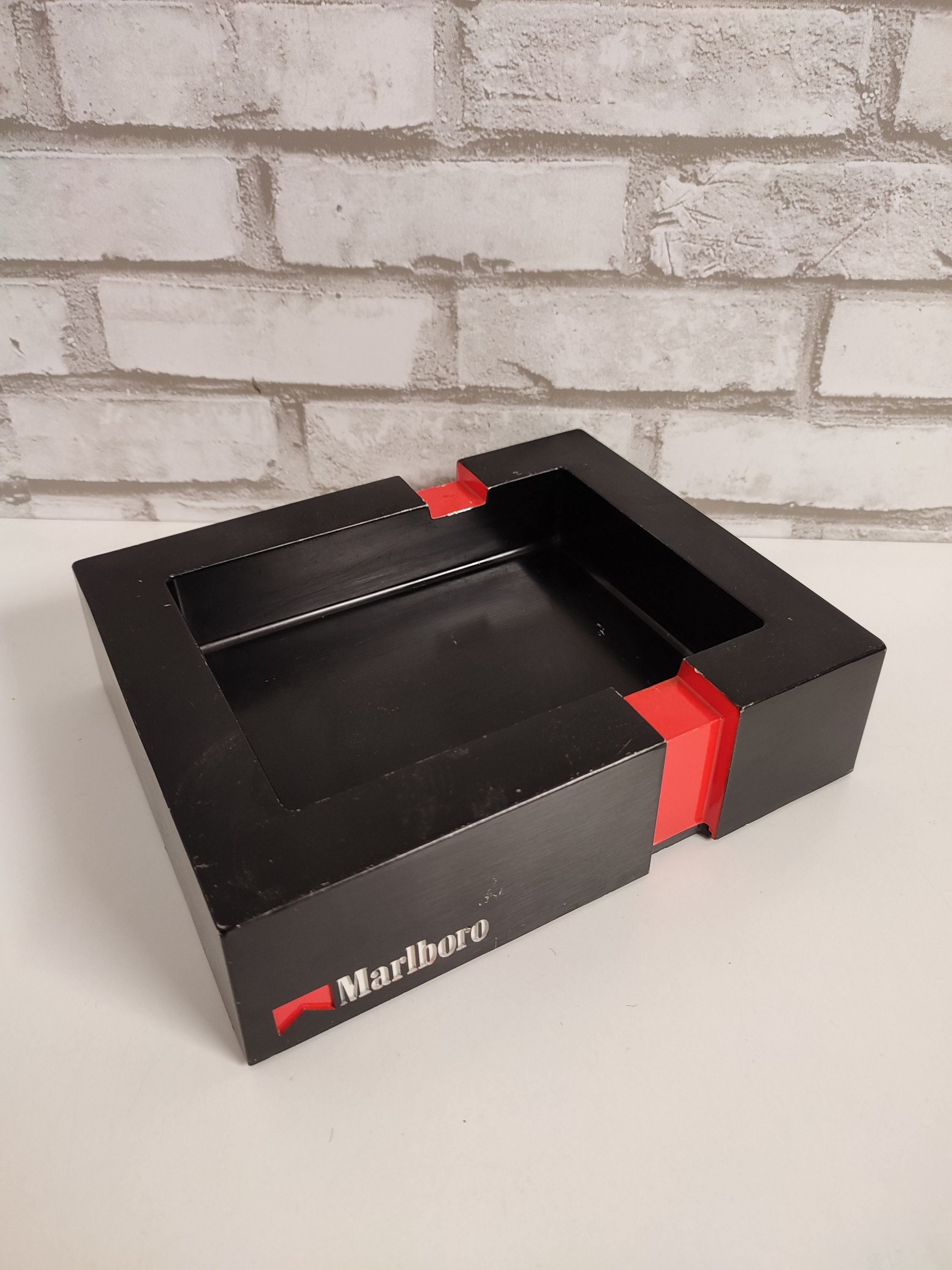Marlboro Black Box