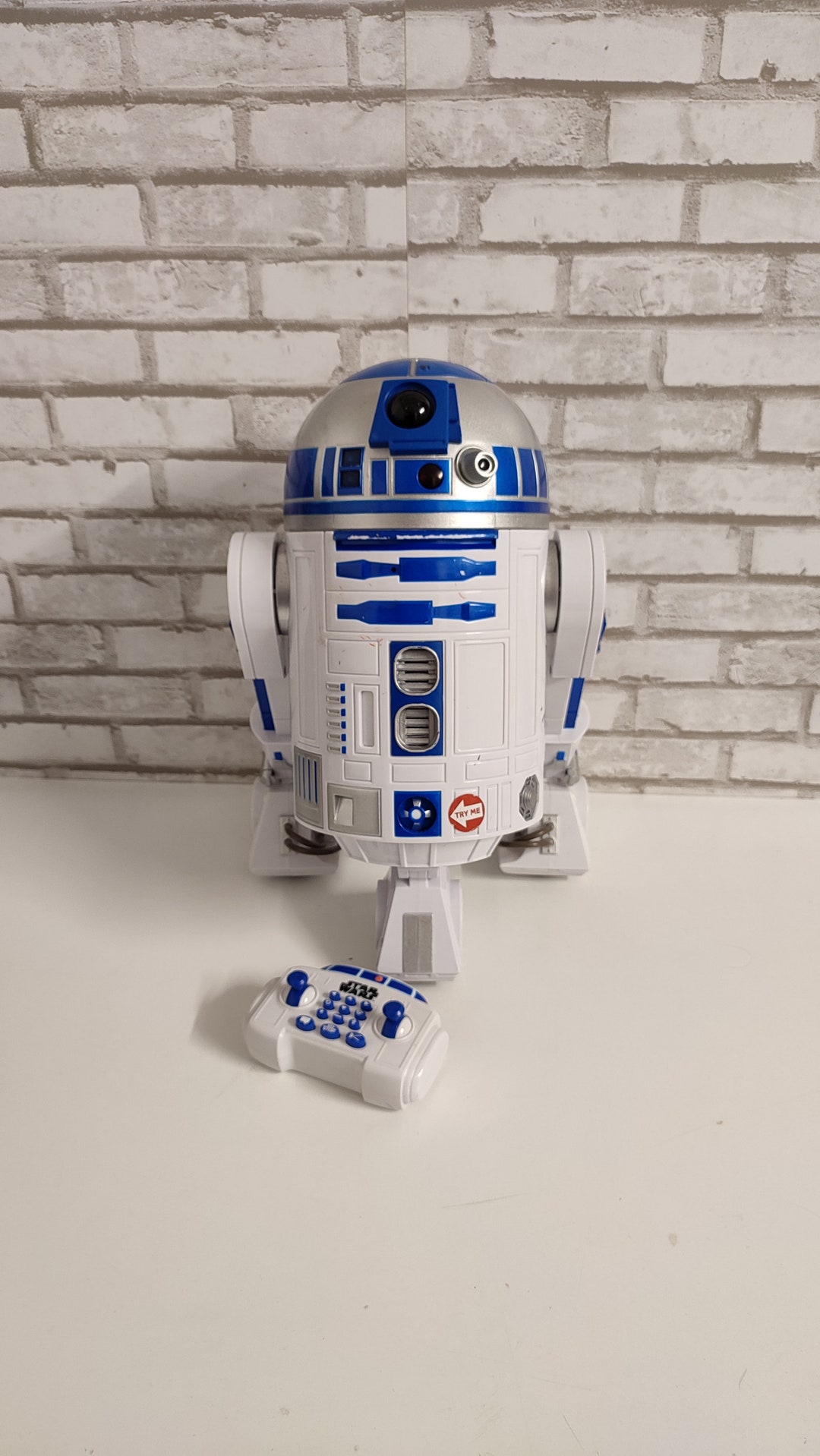 Lucas Film LTD Star Wars R2D2 Interactive Robotic Droid Functional ...