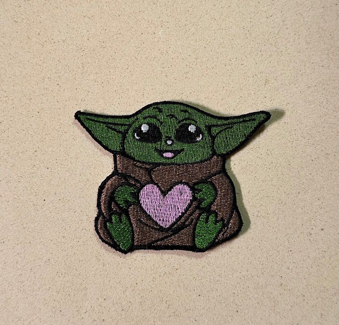 Patch for Ironing Baby Yoda Holding Heart | Heart Patches, Alien ...