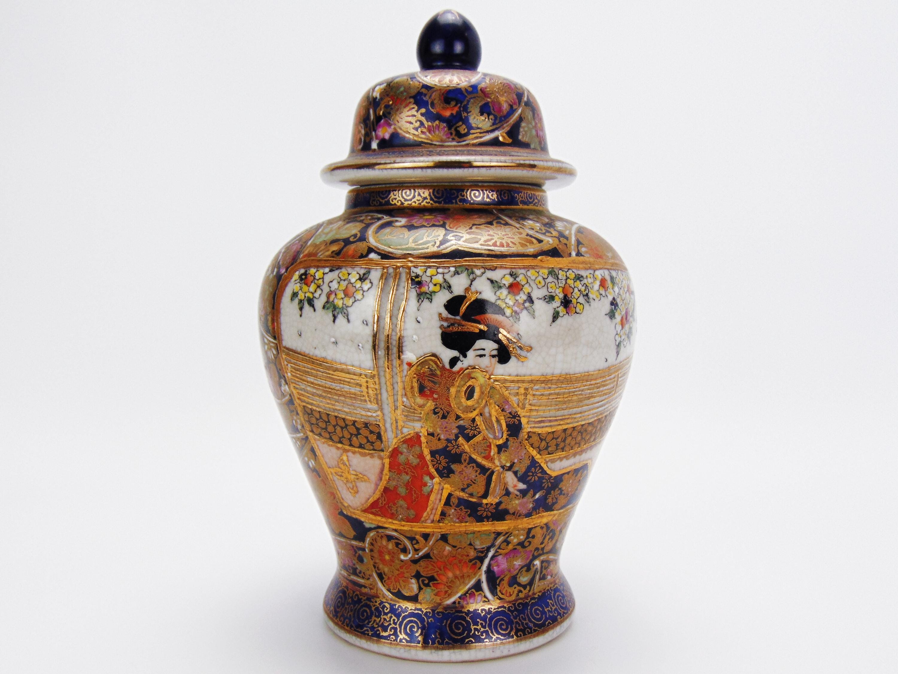 Large Antique Japanese Satsuma Lidded Urn / Ginger Jar Hand Painted ...