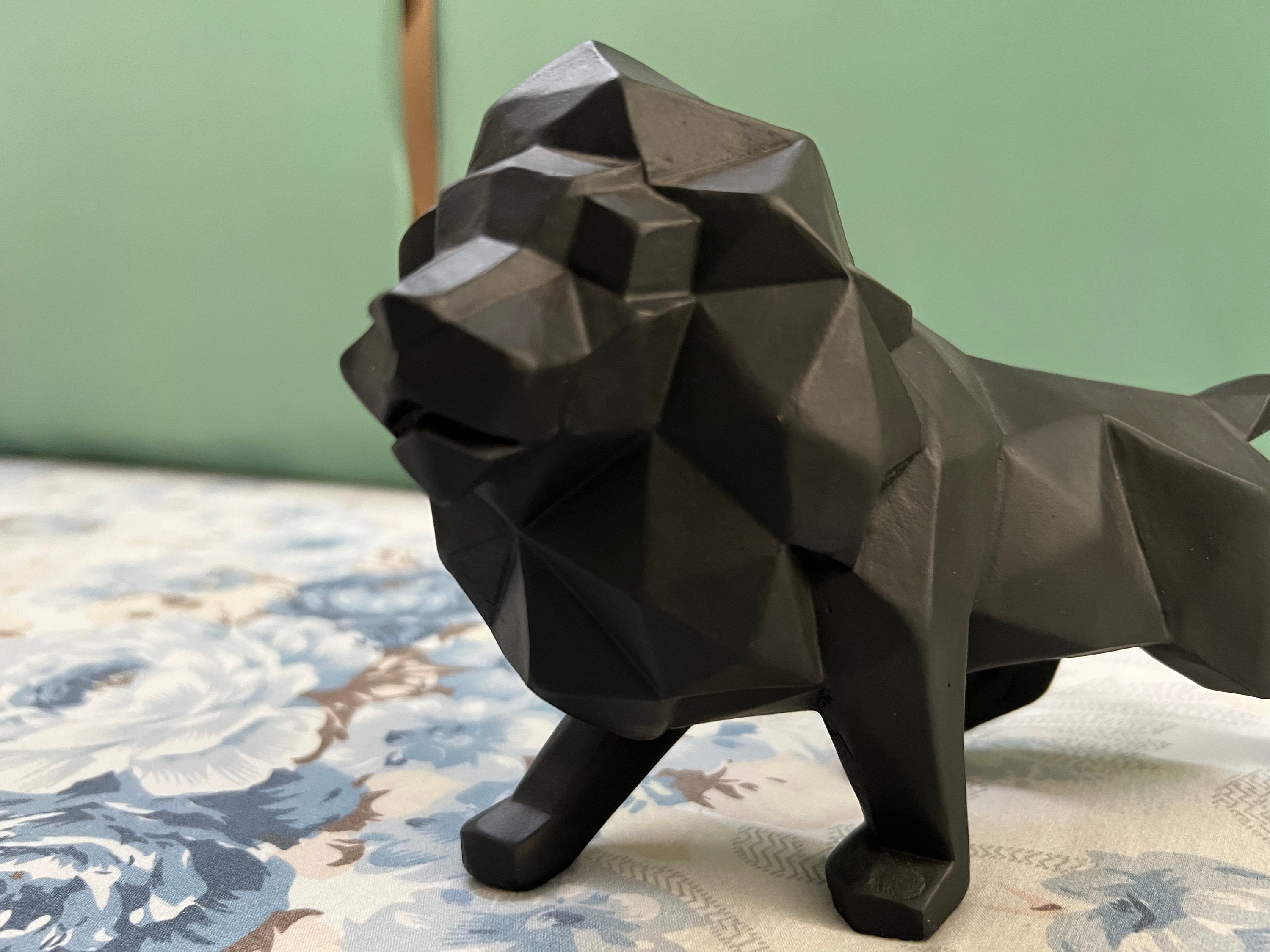 Decorative Lion Figurine Design Lion Statue Geometric Decorative ...