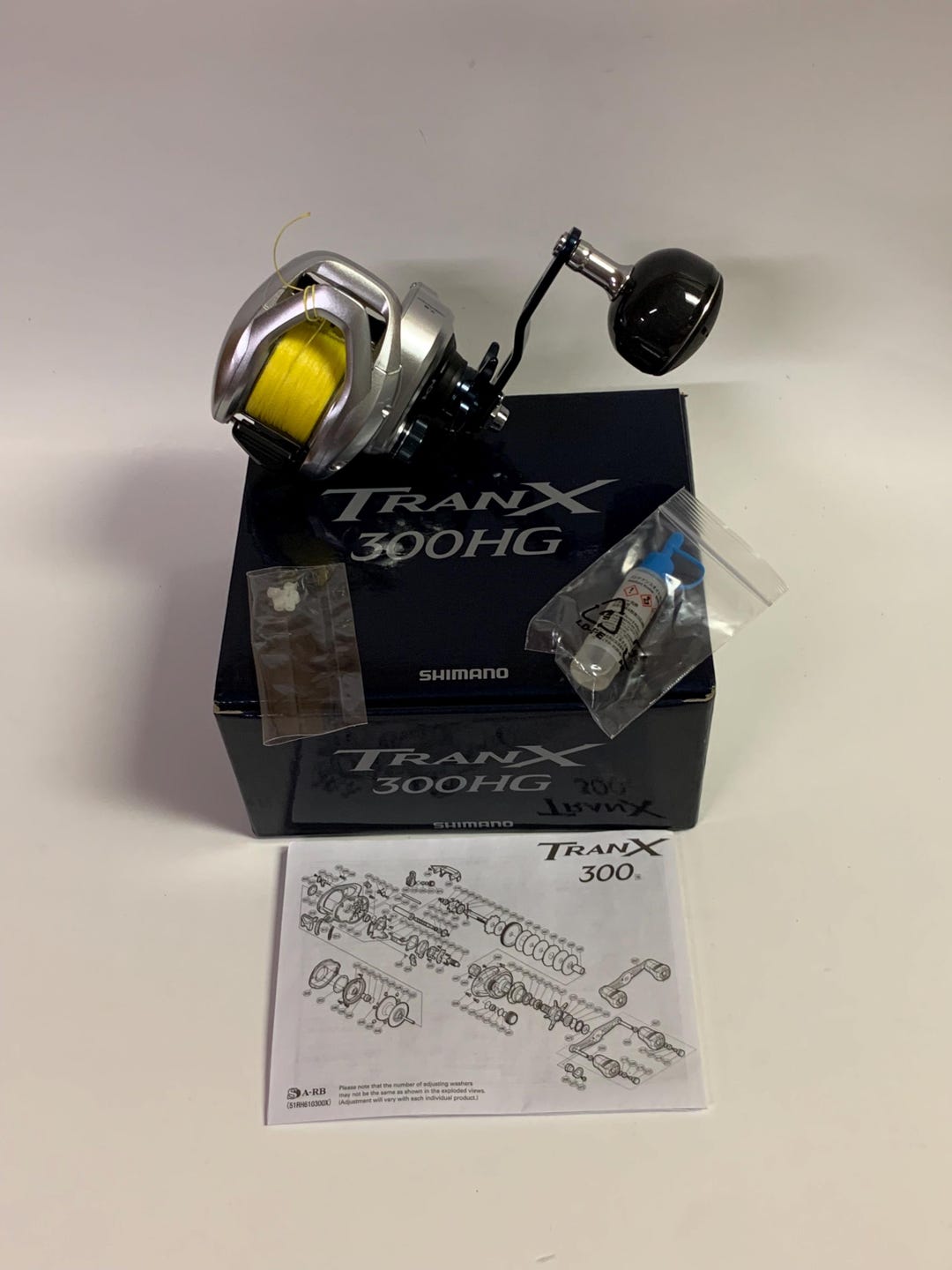 New Shimano Tranx 300HG TRX300AHG Right Hand Reel 7.6:1 Gear Ratio and ...