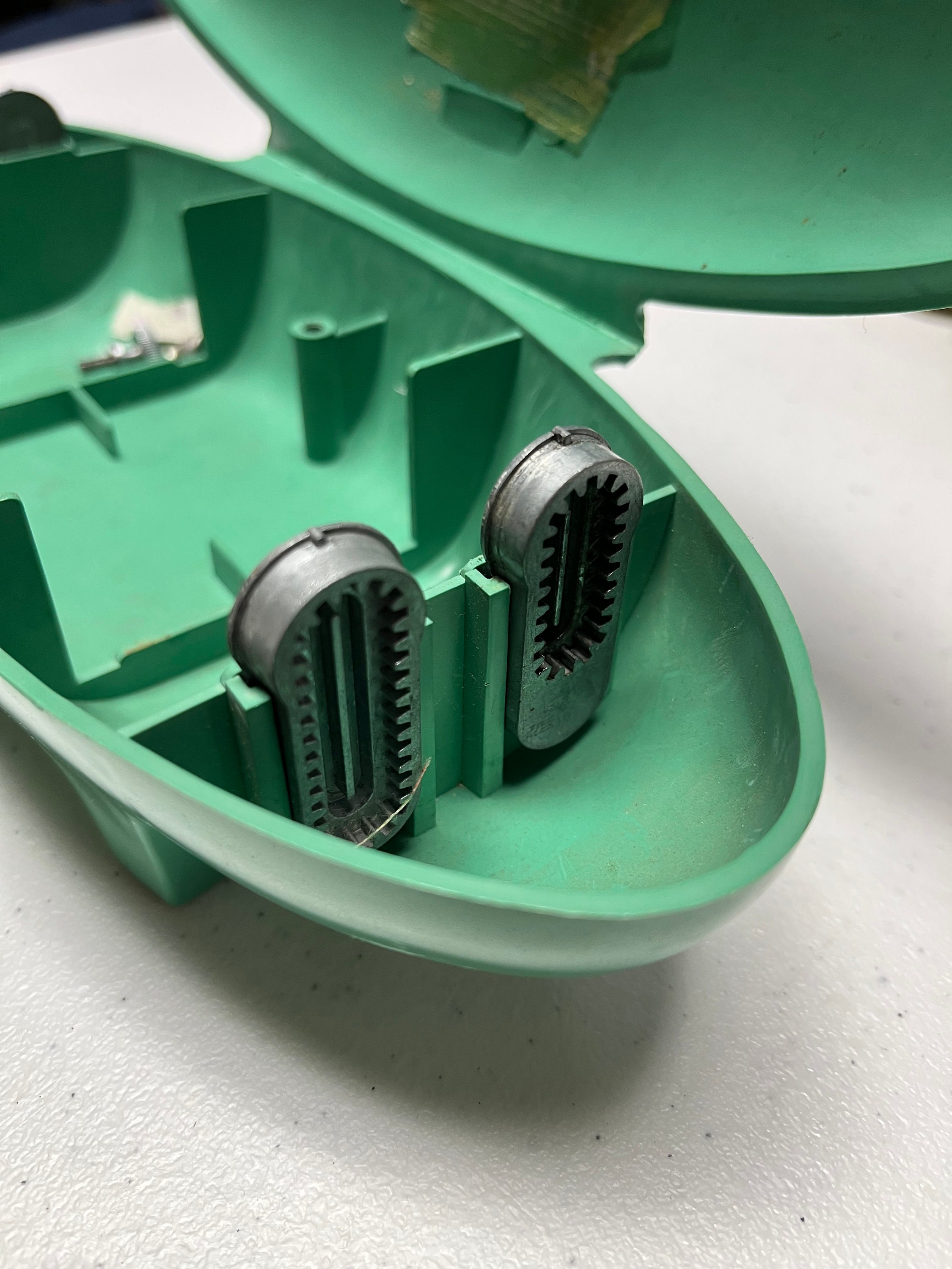 Vintage Singer Buttonhole Attachment in Jade Green Clamshell Jetson for ...