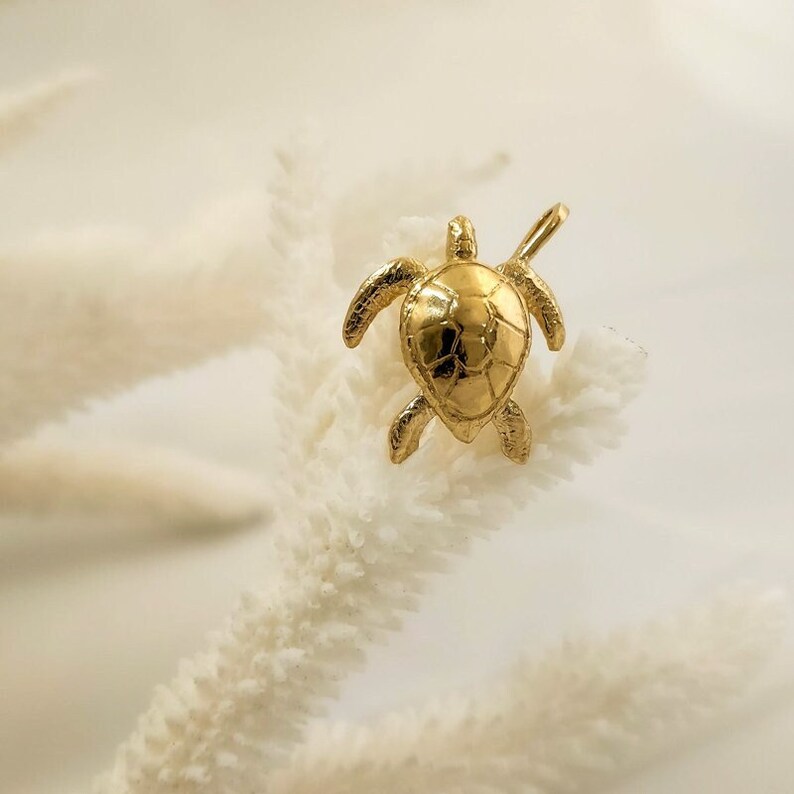 9ct Solid Yellow Gold Medium Sea Turtle Pendant - Handmade - Etsy