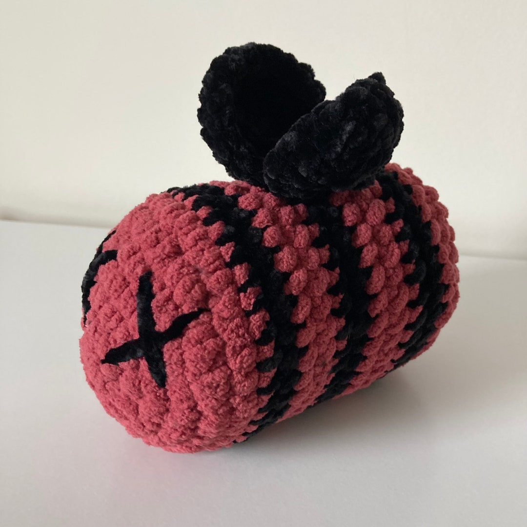 Spooky Bee Plushie! Crochet Bee Plush | Halloween Fall Decor - Etsy